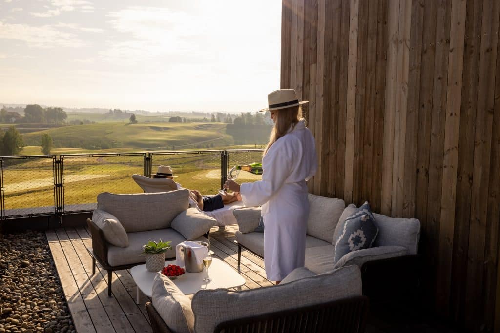 Lily Country Club - Velkommen til din egen club på landet